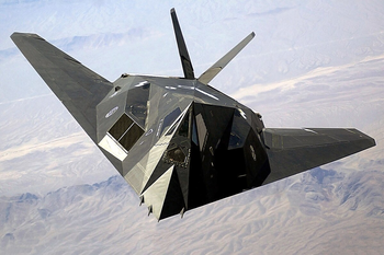 F-117 Nighthawk : le pionnier de l'aviation furtive – Force Militaire